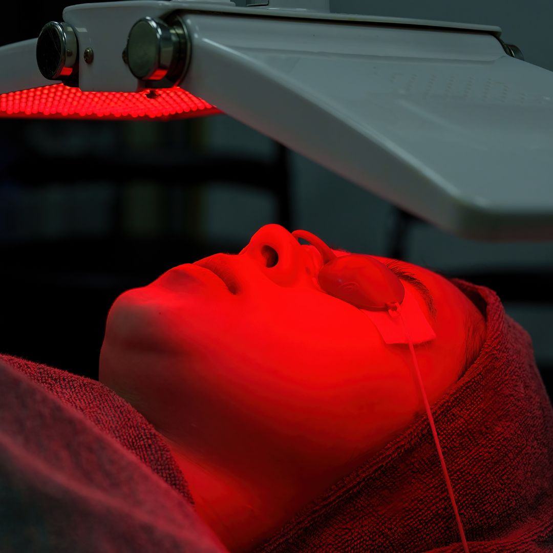 Red Light Therapy: CryoRelief for Wellness in 2025